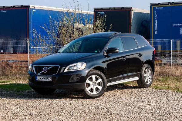 Melns Volvo XC60 2012 Rīga, ar dzinēja tilpumu 2.40 L un nobraukumu 246 tūkst. km par 8495 €, foto 3 vietnē AUTOMOTO.COM.LV