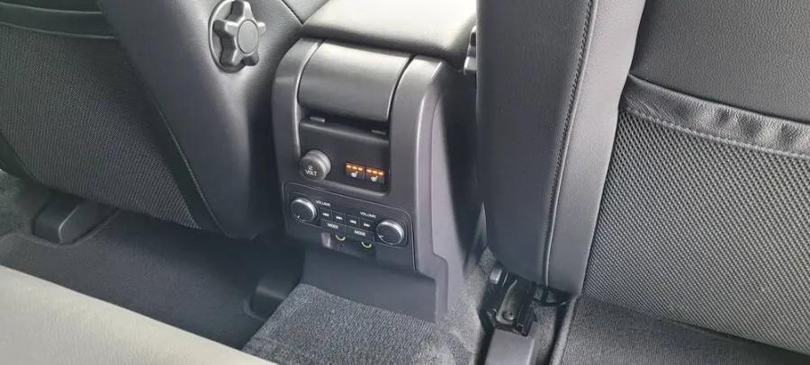 Melns Volvo XC60 2012 Rīga, ar dzinēja tilpumu 2.40 L un nobraukumu 295 tūkst. km par 11900 €, foto 28 vietnē AUTOMOTO.COM.LV