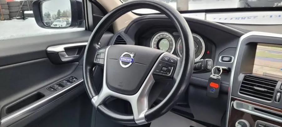 Melns Volvo XC60 2012 Rīga, ar dzinēja tilpumu 2.40 L un nobraukumu 295 tūkst. km par 11900 €, foto 29 vietnē AUTOMOTO.COM.LV