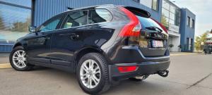 Black Volvo XC60 2012 in Riga, with an engine capacity of 2.40 L and mileage of 304 thousand km for 10990 €, photo 5 on AUTOMOTO.COM.LV