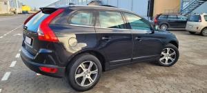 Black Volvo XC60 2012 in Riga, with an engine capacity of 2.40 L and mileage of 309 thousand km for 10900 €, photo 9 on AUTOMOTO.COM.LV
