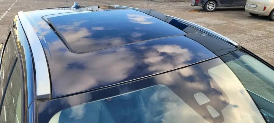 Black Volvo XC60 2012 in Riga, with an engine capacity of 2.40 L and mileage of 309 thousand km for 10900 €, photo 14 on AUTOMOTO.COM.LV