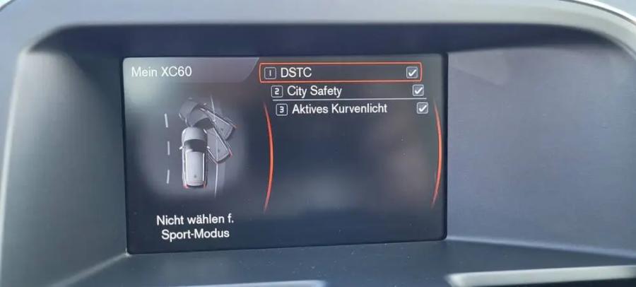 Black Volvo XC60 2012 in Riga, with an engine capacity of 2.40 L and mileage of 309 thousand km for 10900 €, photo 28 on AUTOMOTO.COM.LV