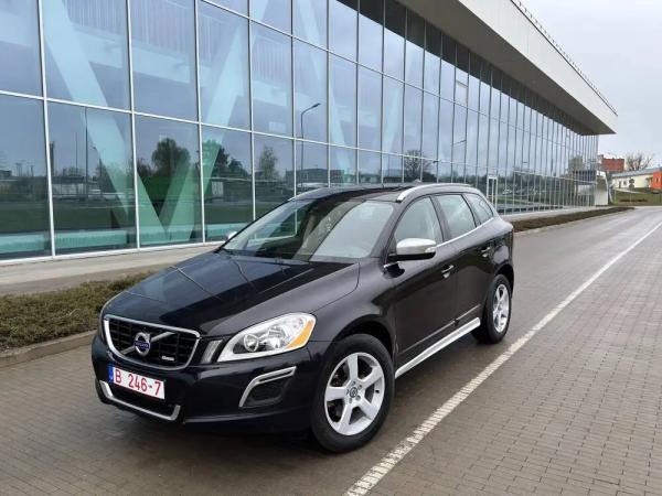 Black Volvo XC60 2012 in Rezekne, with an engine capacity of 2.00 L and mileage of 259 thousand km for 10000 €, photo 1 on AUTOMOTO.COM.LV