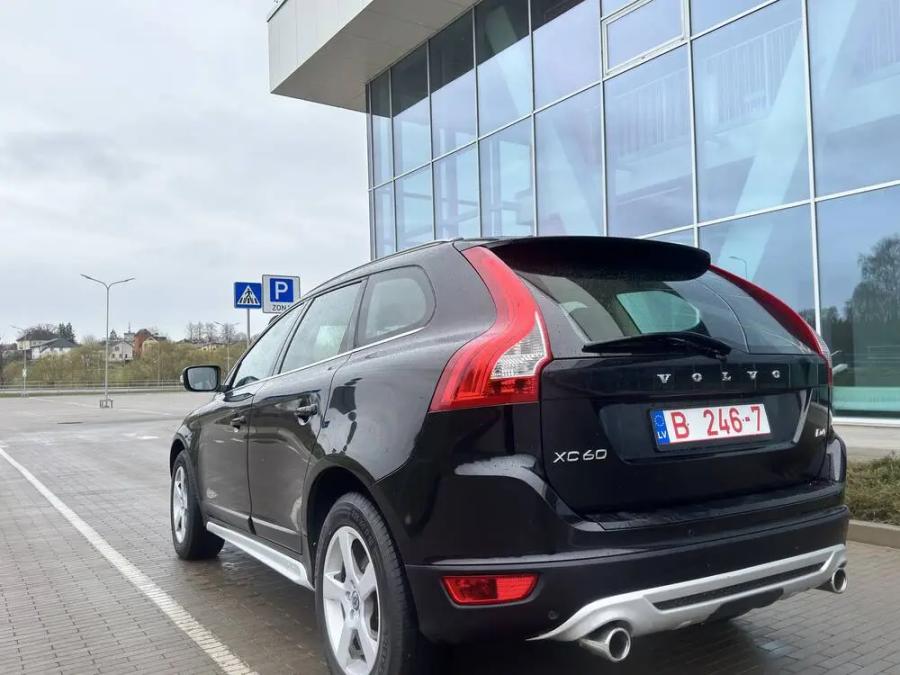 Black Volvo XC60 2012 in Rezekne, with an engine capacity of 2.00 L and mileage of 259 thousand km for 10000 €, photo 7 on AUTOMOTO.COM.LV