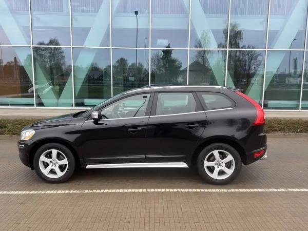 Black Volvo XC60 2012 in Rezekne, with an engine capacity of 2.00 L and mileage of 259 thousand km for 10000 €, photo 7 on AUTOMOTO.COM.LV