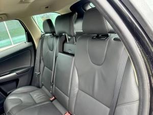 Black Volvo XC60 2012 in Rezekne, with an engine capacity of 2.00 L and mileage of 259 thousand km for 10000 €, photo 17 on AUTOMOTO.COM.LV