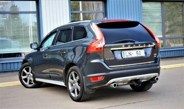 Black Volvo XC60 2012 in Riga, with an engine capacity of 2.40 L and mileage of 226 thousand km for 10490 €, photo 6 on AUTOMOTO.COM.LV