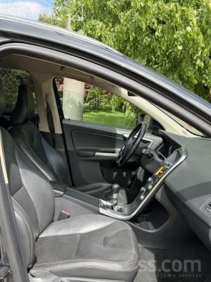 Melns Volvo XC60 2012 Aizkraukle, ar dzinēja tilpumu 2.00 L un nobraukumu 211 tūkst. km par 9970 €, foto 6 vietnē AUTOMOTO.COM.LV