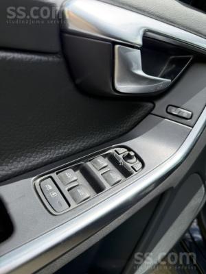 Melns Volvo XC60 2012 Aizkraukle, ar dzinēja tilpumu 2.00 L un nobraukumu 211 tūkst. km par 9970 €, foto 12 vietnē AUTOMOTO.COM.LV