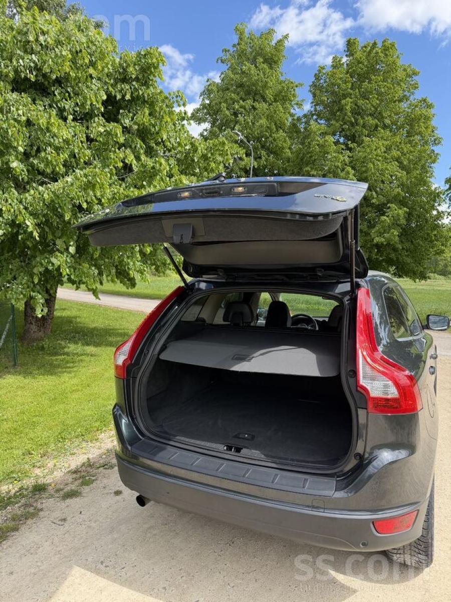 Melns Volvo XC60 2012 Aizkraukle, ar dzinēja tilpumu 2.00 L un nobraukumu 211 tūkst. km par 9970 €, foto 13 vietnē AUTOMOTO.COM.LV
