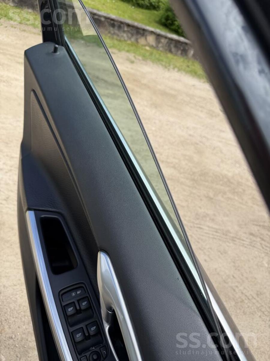 Melns Volvo XC60 2012 Aizkraukle, ar dzinēja tilpumu 2.00 L un nobraukumu 211 tūkst. km par 9970 €, foto 22 vietnē AUTOMOTO.COM.LV