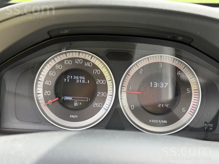 Melns Volvo XC60 2012 Aizkraukle, ar dzinēja tilpumu 2.00 L un nobraukumu 211 tūkst. km par 9970 €, foto 23 vietnē AUTOMOTO.COM.LV