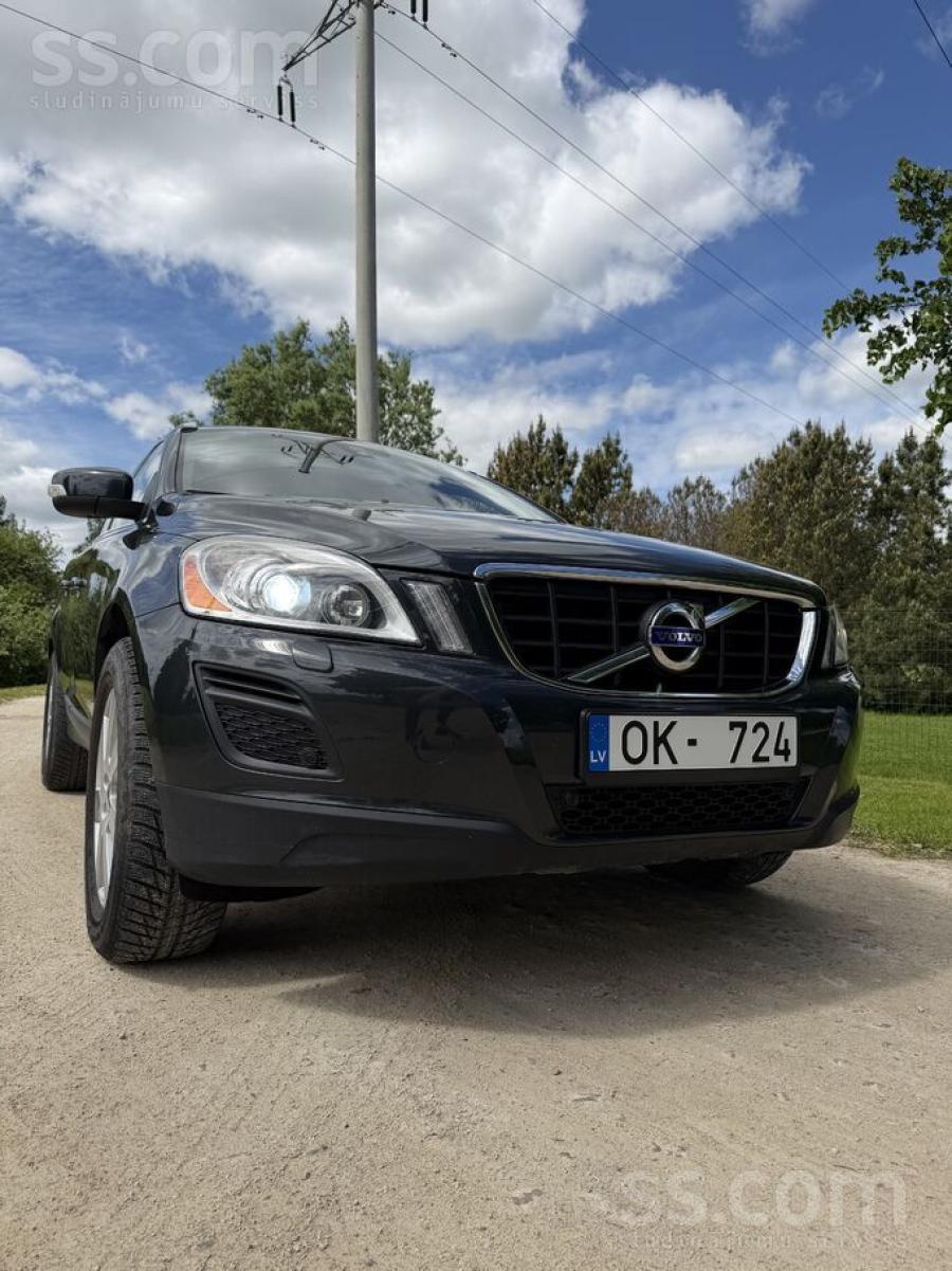 Melns Volvo XC60 2012 Aizkraukle, ar dzinēja tilpumu 2.00 L un nobraukumu 211 tūkst. km par 9970 €, foto 28 vietnē AUTOMOTO.COM.LV