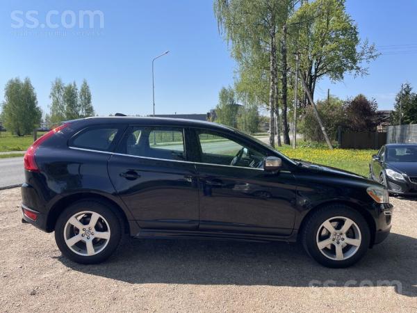 Melns Volvo XC60 2012 Rīga, ar dzinēja tilpumu 2.00 L un nobraukumu 372 tūkst. km par 8990 €, foto 6 vietnē AUTOMOTO.COM.LV