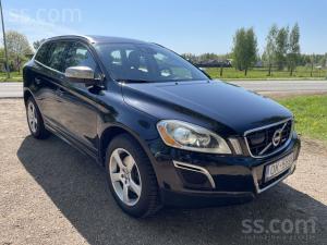 Black Volvo XC60 2012 in Riga, with an engine capacity of 2.00 L and mileage of 372 thousand km for 8990 €, photo 8 on AUTOMOTO.COM.LV