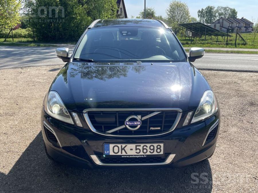 Black Volvo XC60 2012 in Riga, with an engine capacity of 2.00 L and mileage of 372 thousand km for 8990 €, photo 9 on AUTOMOTO.COM.LV