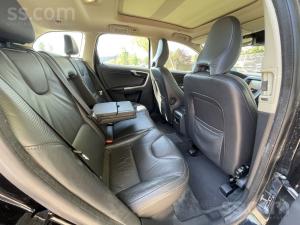 Black Volvo XC60 2012 in Riga, with an engine capacity of 2.00 L and mileage of 372 thousand km for 8990 €, photo 18 on AUTOMOTO.COM.LV