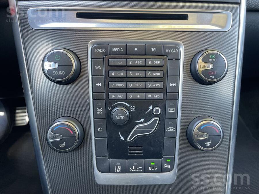 Black Volvo XC60 2012 in Riga, with an engine capacity of 2.00 L and mileage of 372 thousand km for 8990 €, photo 28 on AUTOMOTO.COM.LV