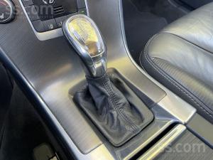 Black Volvo XC60 2012 in Riga, with an engine capacity of 2.00 L and mileage of 372 thousand km for 8990 €, photo 29 on AUTOMOTO.COM.LV