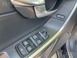 Black Volvo XC60 2012 in Riga, with an engine capacity of 2.00 L and mileage of 372 thousand km for 8990 €, photo 30 on AUTOMOTO.COM.LV