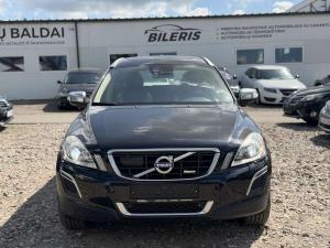 Black Volvo XC60 2012 in Utena, with an engine capacity of 2.40 L and mileage of 289 thousand km for 7990 €, photo 6 on AUTOMOTO.COM.LV