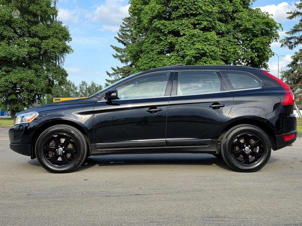 Black Volvo XC60 2012 in Taurage, with an engine capacity of 1.98 L and mileage of 268 thousand km for 7800 €, photo 10 on AUTOMOTO.COM.LV
