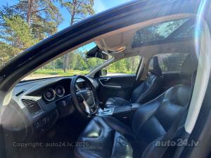 Black Volvo XC60 2012 in Tallinn, with an engine capacity of 2.40 L and mileage of 314 thousand km for 8600 €, photo 8 on AUTOMOTO.COM.LV