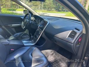 Black Volvo XC60 2012 in Tallinn, with an engine capacity of 2.40 L and mileage of 314 thousand km for 8600 €, photo 17 on AUTOMOTO.COM.LV