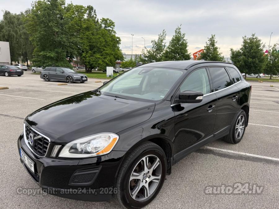 Black Volvo XC60 2012 in Tartu, with an engine capacity of 2.40 L and mileage of 185 thousand km for 12000 €, photo 4 on AUTOMOTO.COM.LV