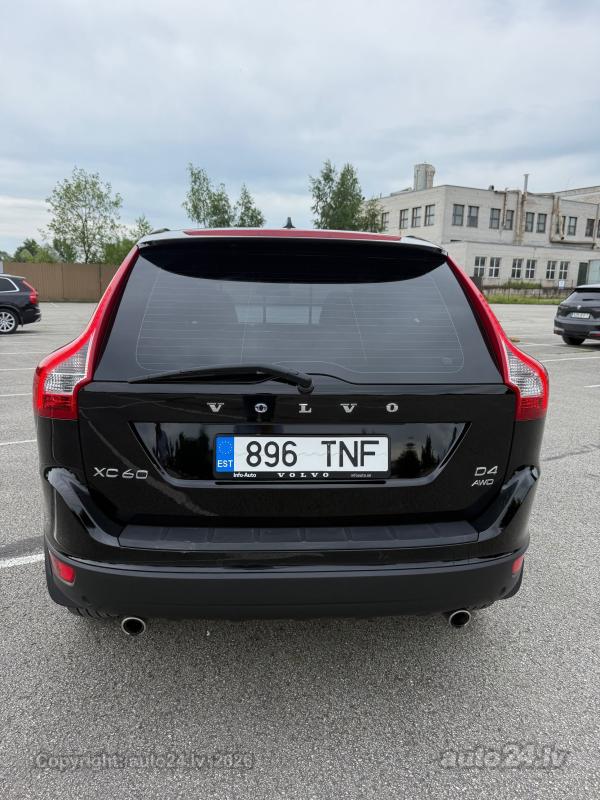 Melns Volvo XC60 2012 Tartu, ar dzinēja tilpumu 2.40 L un nobraukumu 185 tūkst. km par 12000 €, foto 4 vietnē AUTOMOTO.COM.LV
