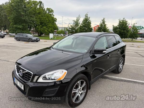 Melns Volvo XC60 2012 Tartu, ar dzinēja tilpumu 2.40 L un nobraukumu 185 tūkst. km par 12000 €, foto 5 vietnē AUTOMOTO.COM.LV