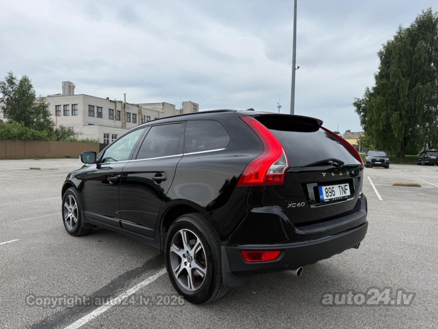 Black Volvo XC60 2012 in Tartu, with an engine capacity of 2.40 L and mileage of 185 thousand km for 12000 €, photo 7 on AUTOMOTO.COM.LV