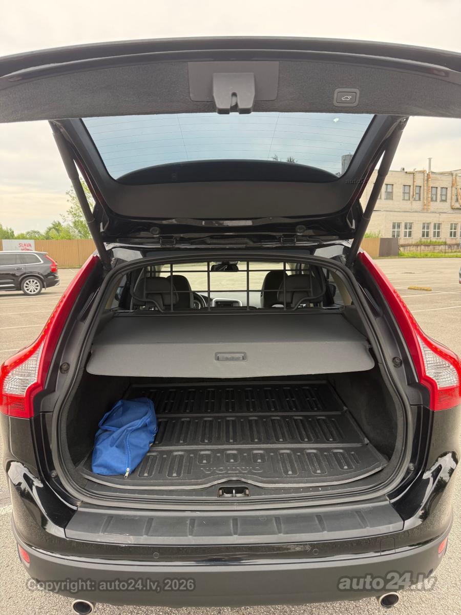 Black Volvo XC60 2012 in Tartu, with an engine capacity of 2.40 L and mileage of 185 thousand km for 12000 €, photo 16 on AUTOMOTO.COM.LV