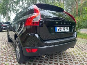 Black Volvo XC60 2012 in Vilnius, with an engine capacity of 2.40 L and mileage of 314 thousand km for 9950 €, photo 6 on AUTOMOTO.COM.LV