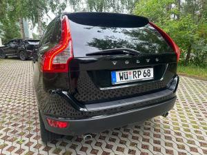 Black Volvo XC60 2012 in Vilnius, with an engine capacity of 2.40 L and mileage of 314 thousand km for 9950 €, photo 7 on AUTOMOTO.COM.LV
