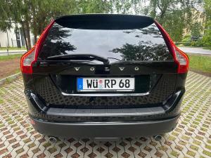 Black Volvo XC60 2012 in Vilnius, with an engine capacity of 2.40 L and mileage of 314 thousand km for 9950 €, photo 8 on AUTOMOTO.COM.LV