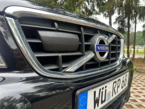 Black Volvo XC60 2012 in Vilnius, with an engine capacity of 2.40 L and mileage of 314 thousand km for 9950 €, photo 15 on AUTOMOTO.COM.LV