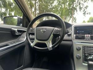 Black Volvo XC60 2012 in Vilnius, with an engine capacity of 2.40 L and mileage of 314 thousand km for 9950 €, photo 17 on AUTOMOTO.COM.LV