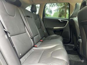 Black Volvo XC60 2012 in Vilnius, with an engine capacity of 2.40 L and mileage of 314 thousand km for 9950 €, photo 24 on AUTOMOTO.COM.LV