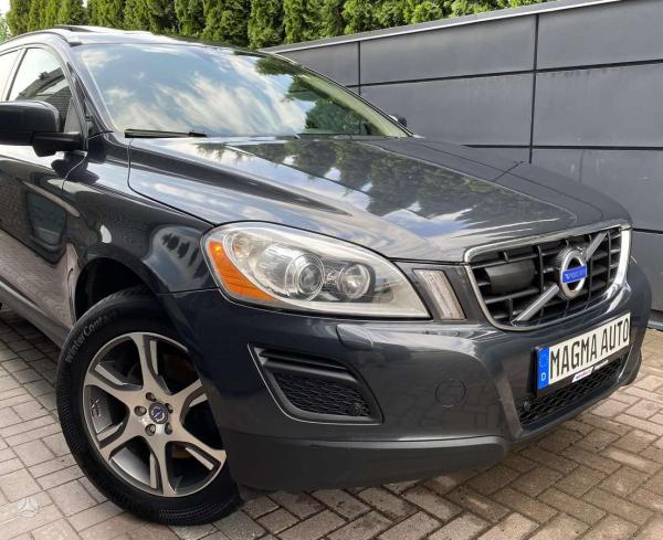 Black Volvo XC60 2012 in Marijampole, with an engine capacity of 2.40 L and mileage of 245 thousand km for 11750 €, photo 7 on AUTOMOTO.COM.LV