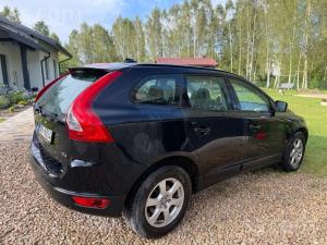 Black Volvo XC60 2012 in Riga, with an engine capacity of 2.00 L and mileage of 327 thousand km for 8970 €, photo 5 on AUTOMOTO.COM.LV