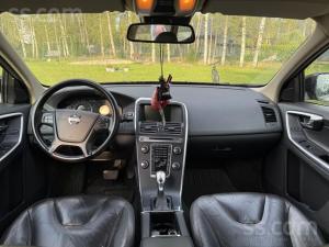 Black Volvo XC60 2012 in Riga, with an engine capacity of 2.00 L and mileage of 327 thousand km for 8970 €, photo 7 on AUTOMOTO.COM.LV