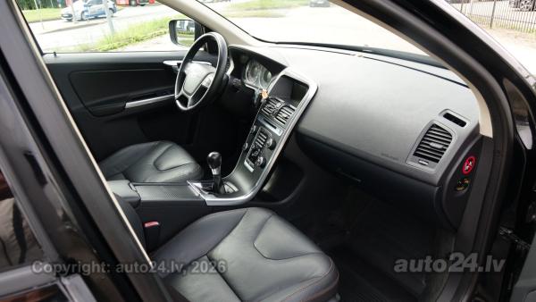 Black Volvo XC60 2012 in Tartu, with an engine capacity of 2.40 L and mileage of 209 thousand km for 10999 €, photo 3 on AUTOMOTO.COM.LV