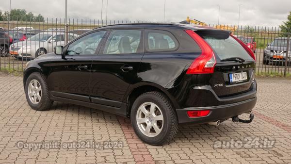 Black Volvo XC60 2012 in Tartu, with an engine capacity of 2.40 L and mileage of 209 thousand km for 10999 €, photo 10 on AUTOMOTO.COM.LV