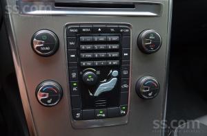 Melns Volvo XC60 2012 Rīga, ar dzinēja tilpumu 2.00 L un nobraukumu 250 tūkst. km par 9490 €, foto 17 vietnē AUTOMOTO.COM.LV