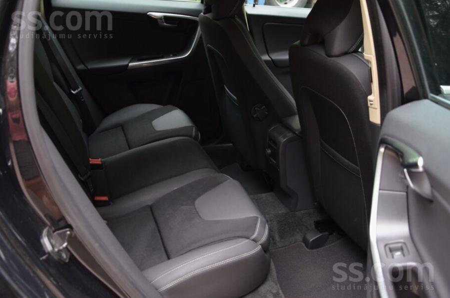 Melns Volvo XC60 2012 Rīga, ar dzinēja tilpumu 2.00 L un nobraukumu 250 tūkst. km par 9490 €, foto 32 vietnē AUTOMOTO.COM.LV