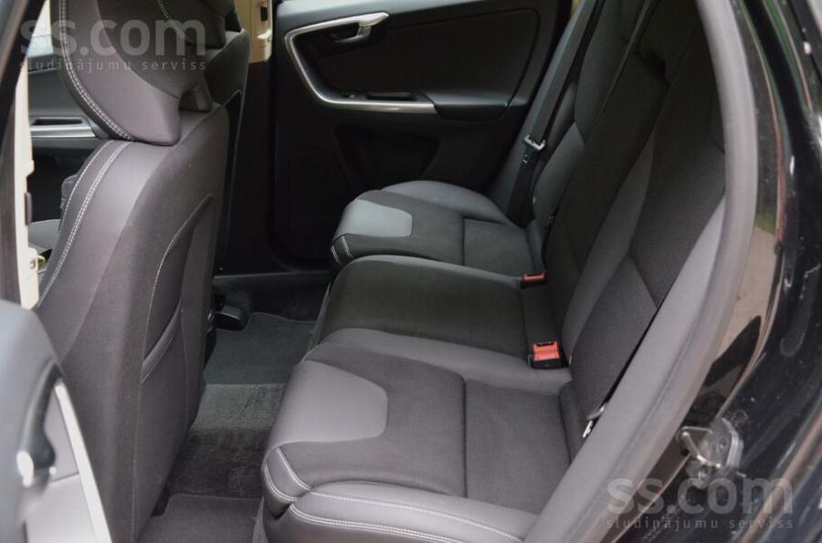 Melns Volvo XC60 2012 Rīga, ar dzinēja tilpumu 2.00 L un nobraukumu 250 tūkst. km par 9490 €, foto 33 vietnē AUTOMOTO.COM.LV