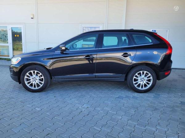 Melns Volvo XC60 2012 Viļņa, ar dzinēja tilpumu 1.98 L un nobraukumu 195 tūkst. km par 7999 €, foto 3 vietnē AUTOMOTO.COM.LV