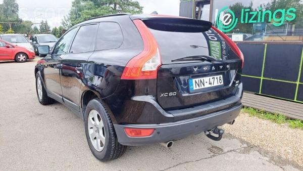 Black Volvo XC60 2012 in Riga, with an engine capacity of 2.40 L and mileage of 475 thousand km for 5800 €, photo 4 on AUTOMOTO.COM.LV